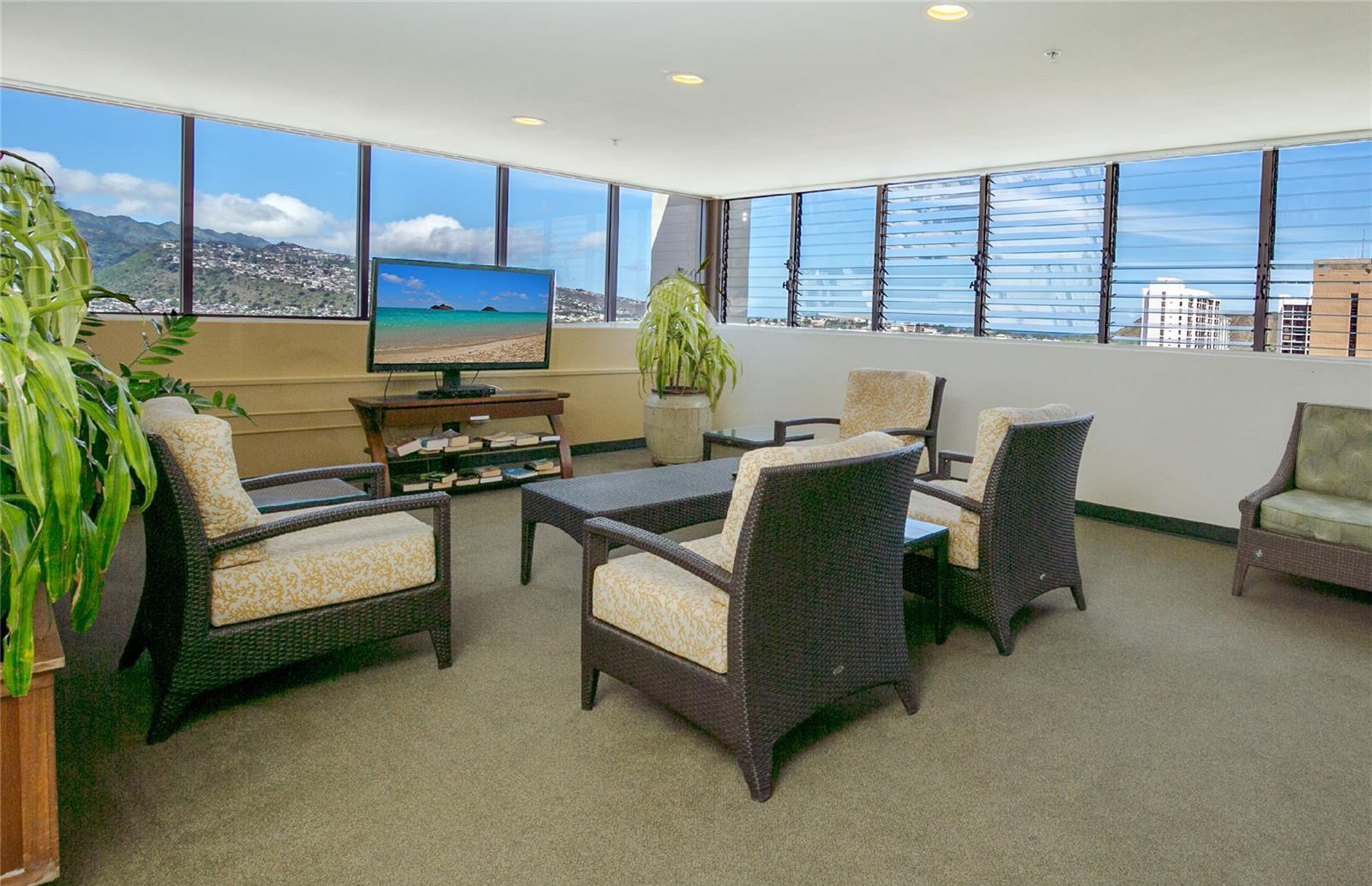 Pacific Monarch - Hawaii Condo Source