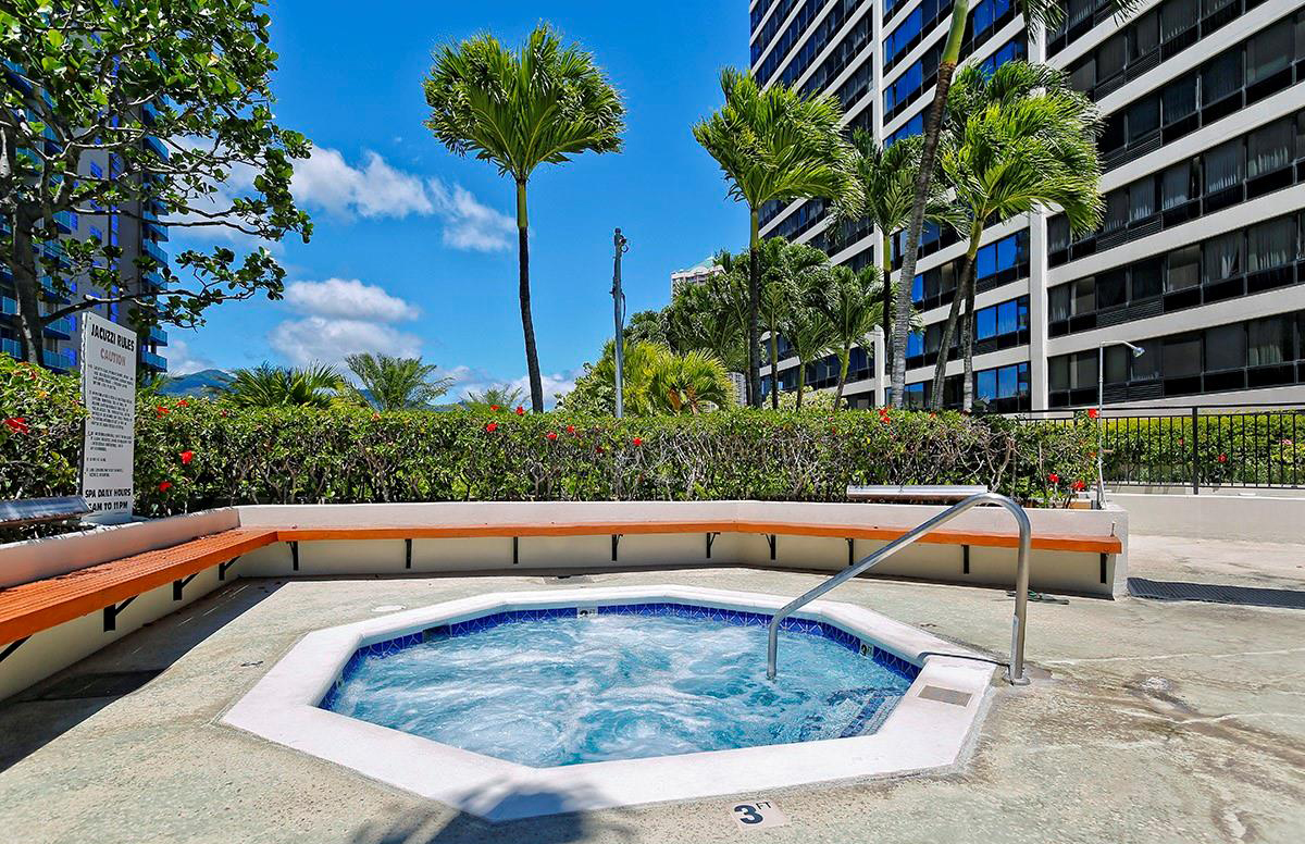 Royal Capitol Plaza - Hawaii Condo Source